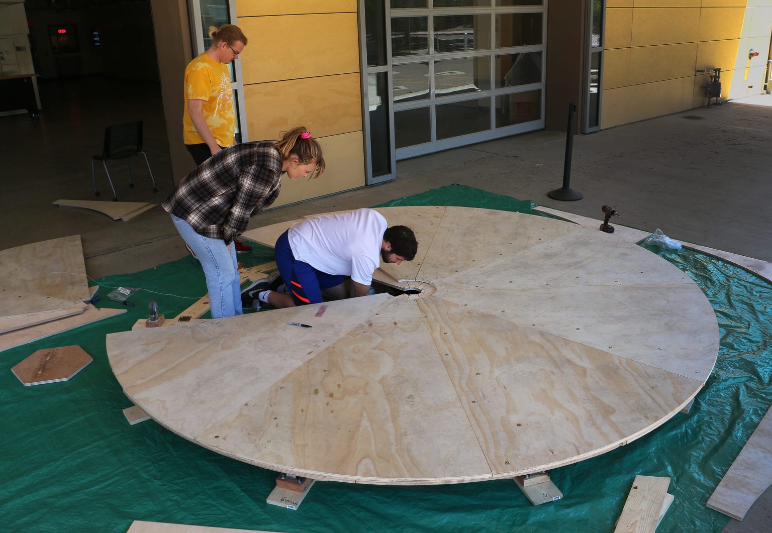ME Students Create Motorized Circular Stage for Student Production