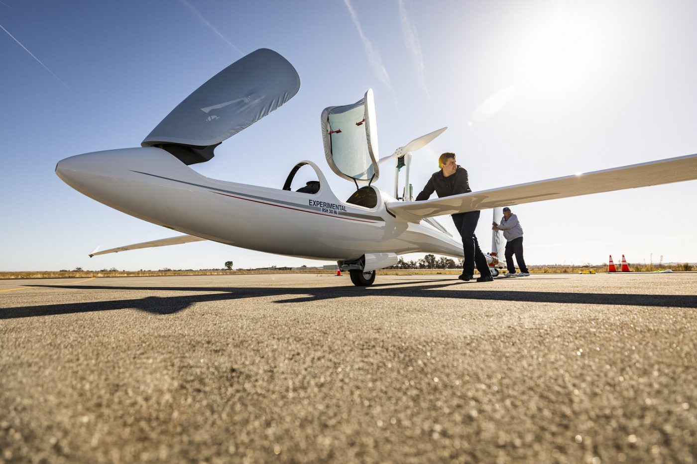 Aero Professor Breaks Three U.S. Records With Unique Sailplane