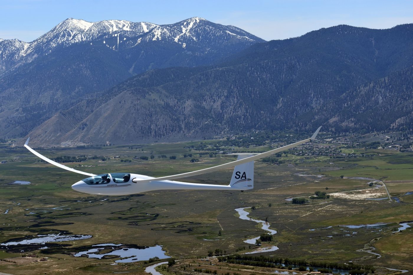 Aero Professor Breaks Three U.S. Records With Unique Sailplane
